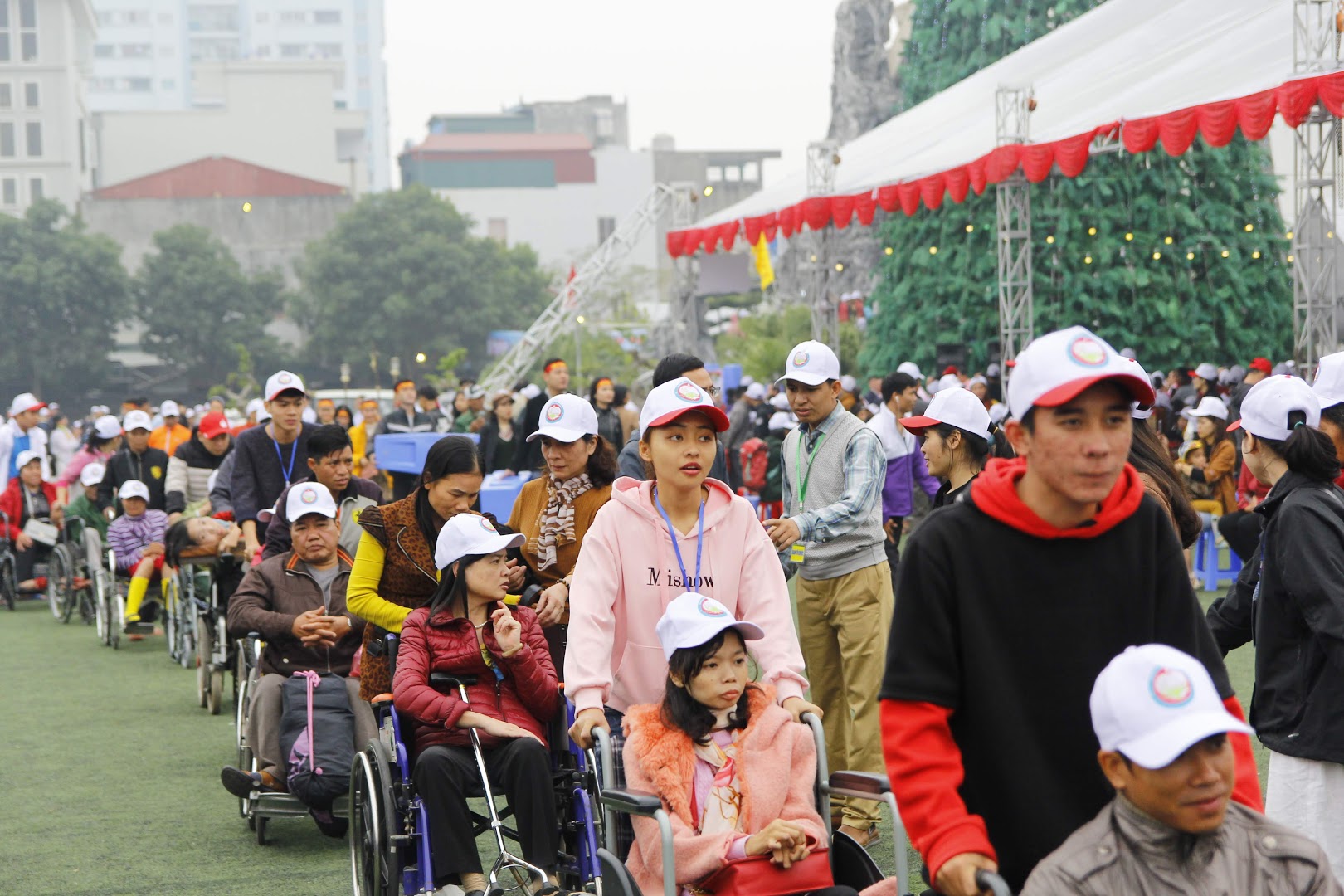 TUỔI TRẺ DẤN THÂN